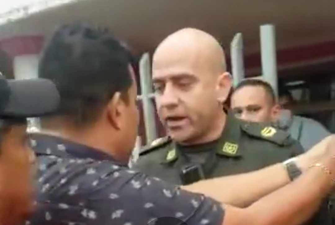 Abogado denuncia que fue agredido por un Coronel de la Policía de Sucre ... Abogado denuncia que fue agredido por un Coronel de la Policía de Sucre ...