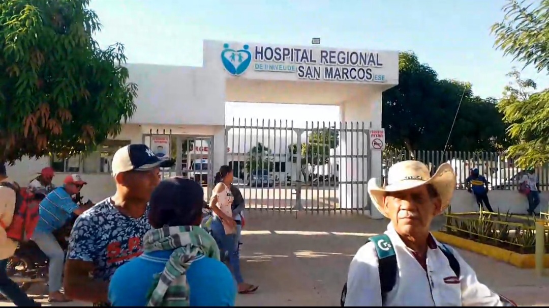 Como protesta sepultan simbólicamente al Hospital de San Marcos ...