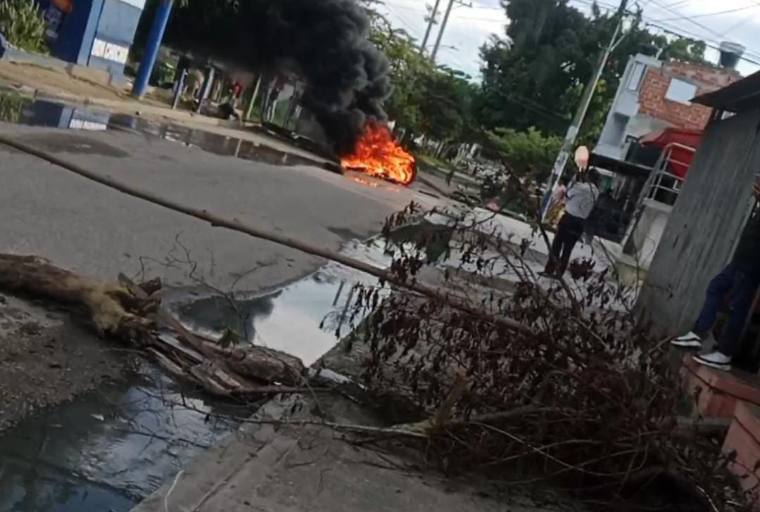 Habitantes protestan por rebosamiento de manjol en Sincelejo – Franja ...